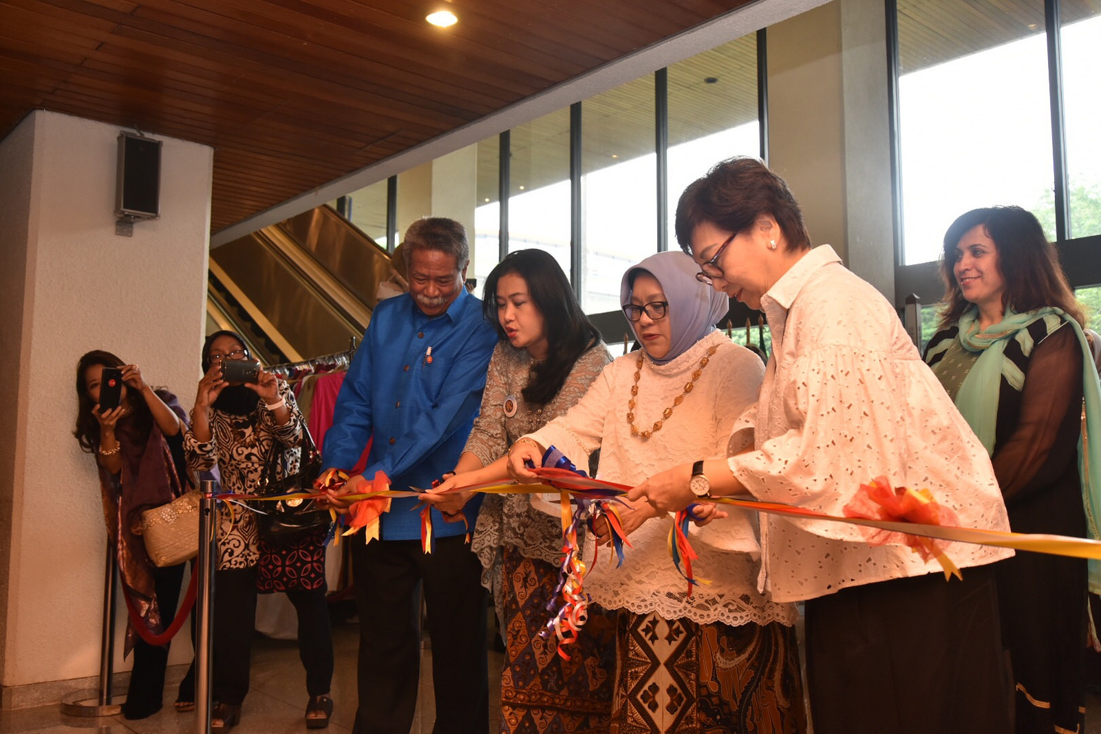 2018 ASEAN Women’s Circle Bazaar raises money for charity - ASEAN Main ...