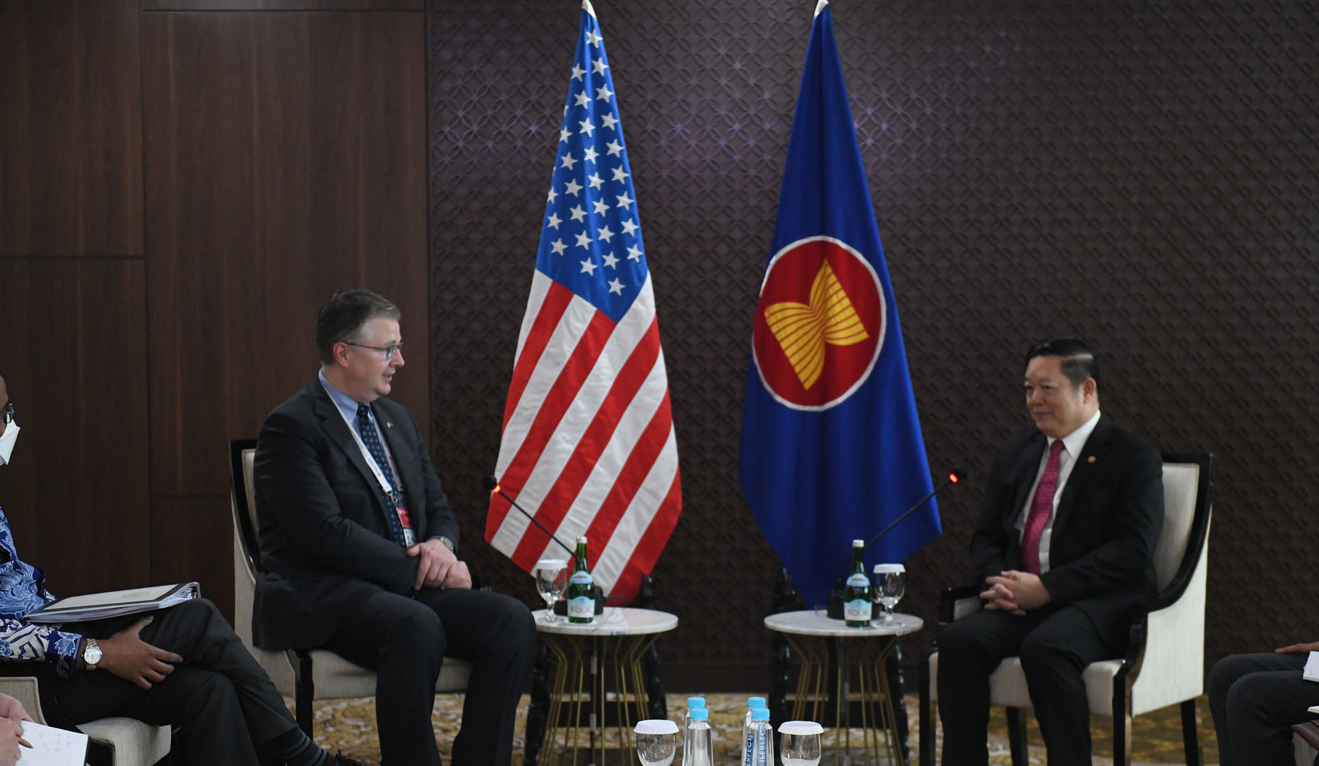 US Assistant Secretary of State pays courtesy call on ASEAN Sec-Gen ...