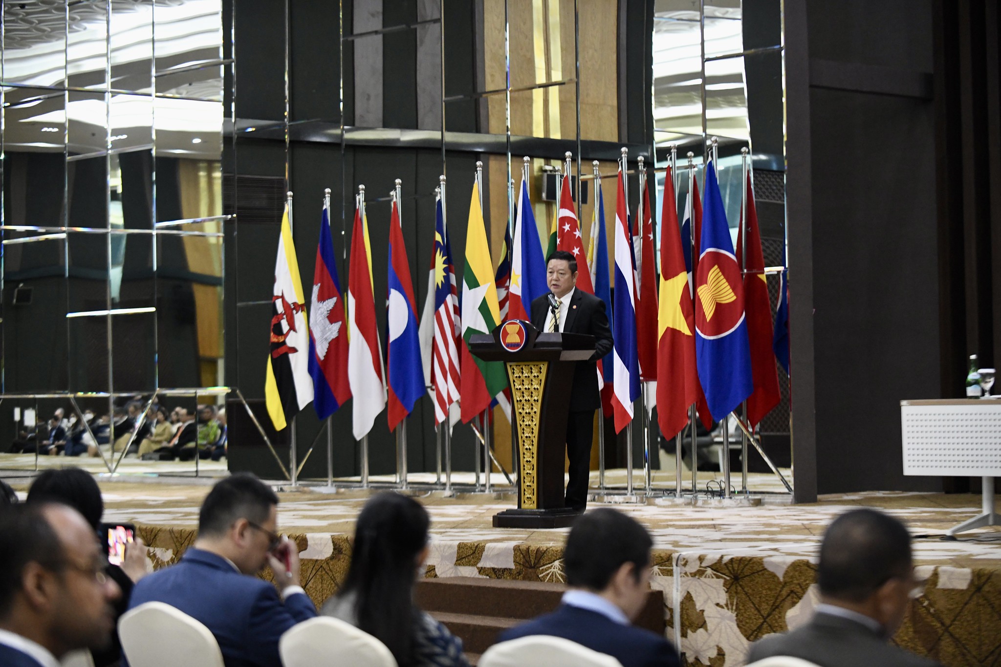 Asean Secretary General Gives Post 42nd Asean Summit Briefing Asean