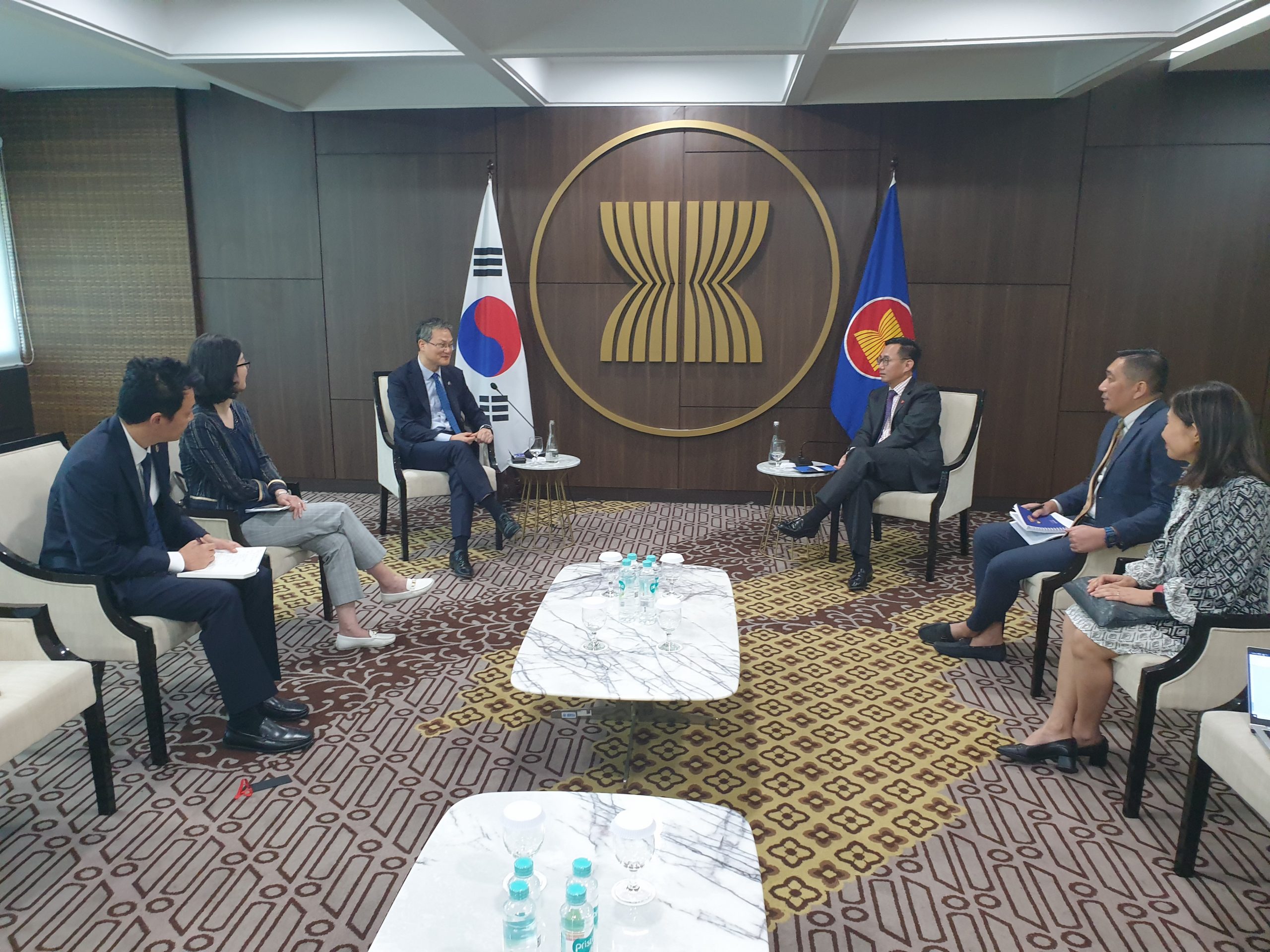 Deputy Sec Gen Of Asean Receives Courtesy Call From Rok Ambassador To