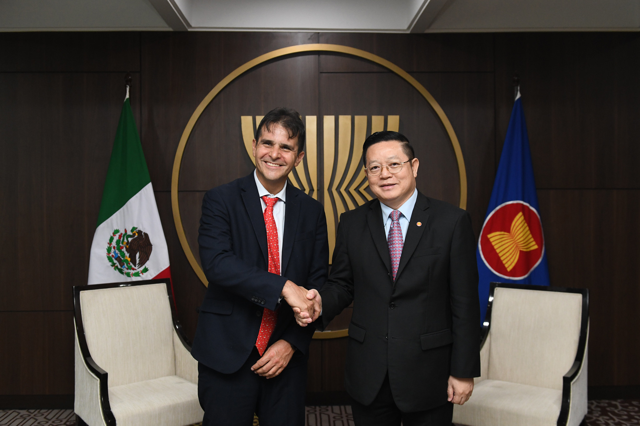 Secretary-General of ASEAN receives Director-General of Asia Pacific of ...