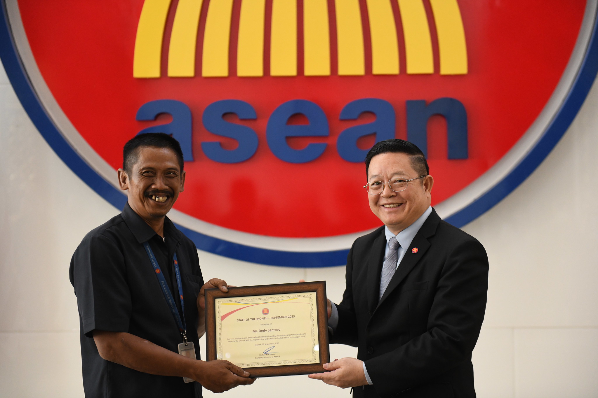 Secretary-General of ASEAN presents Staff of the Month Award for ...
