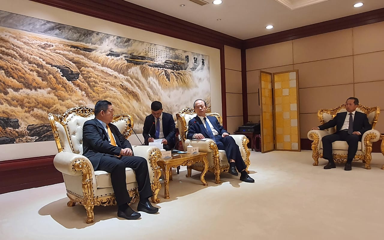 Secretary-General of ASEAN meets with Member of Standing Committee of ...