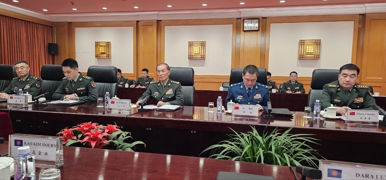 Secretary-General of ASEAN meets with Vice Chairman of Central Military ...