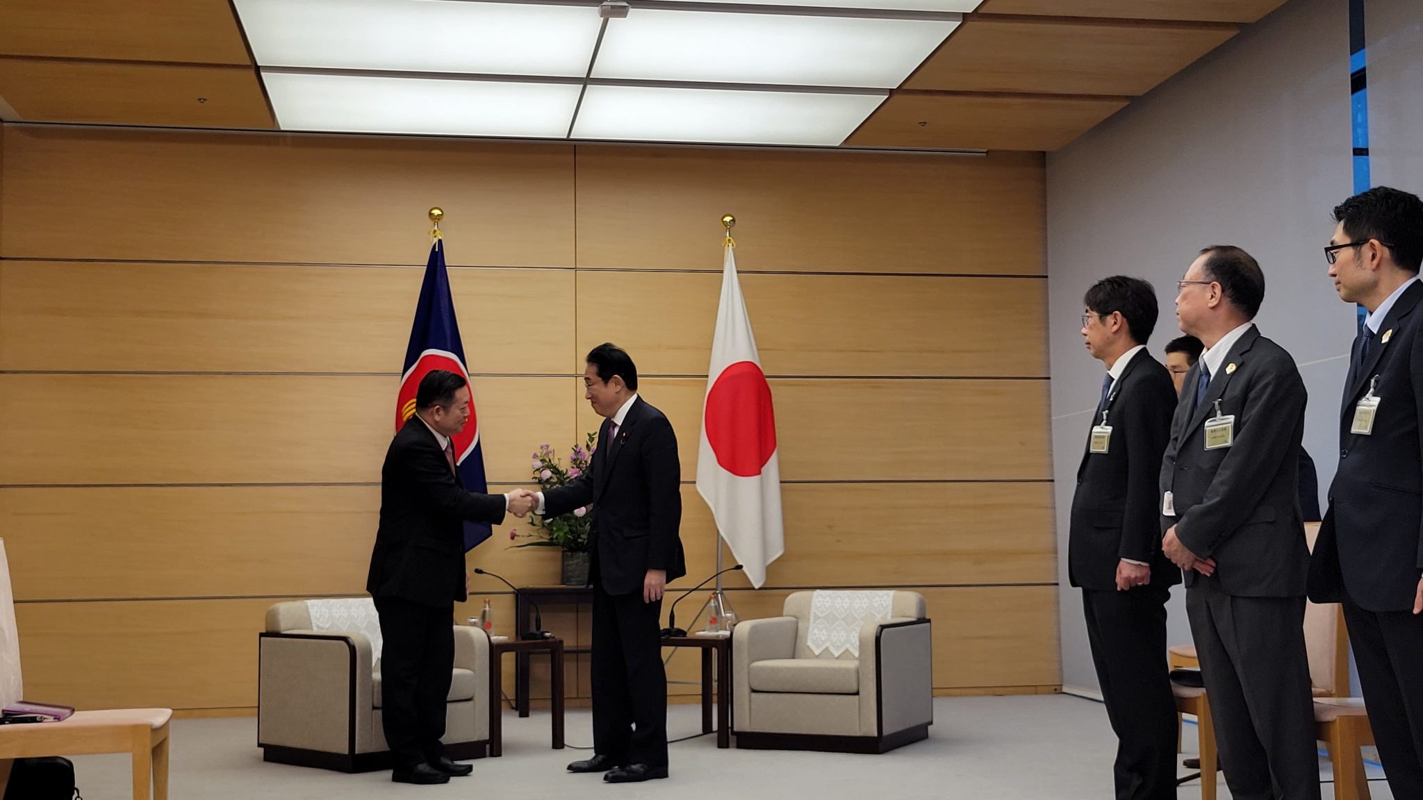 Secretary-General of ASEAN pays courtesy call on Prime Minister of ...