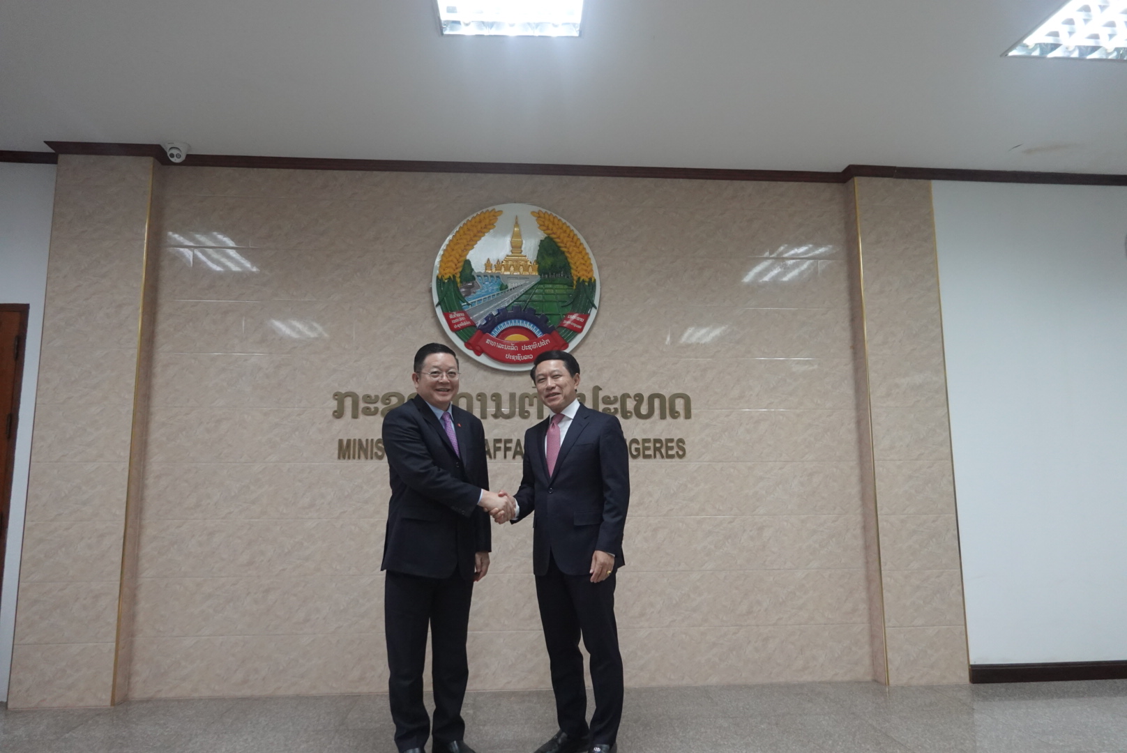 Secretary General Of Asean Meets With Deputy Prime Minister And