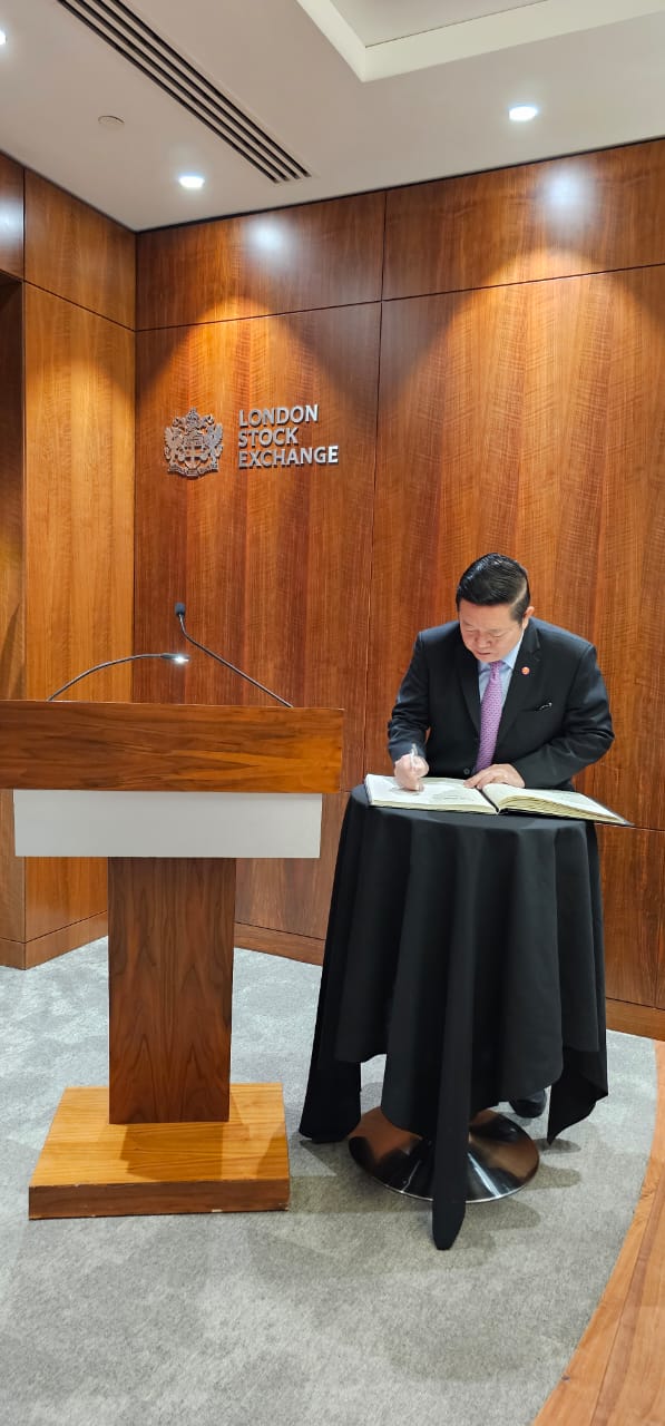 Secretary-General of ASEAN opens trading day at London Stock Exchange ...
