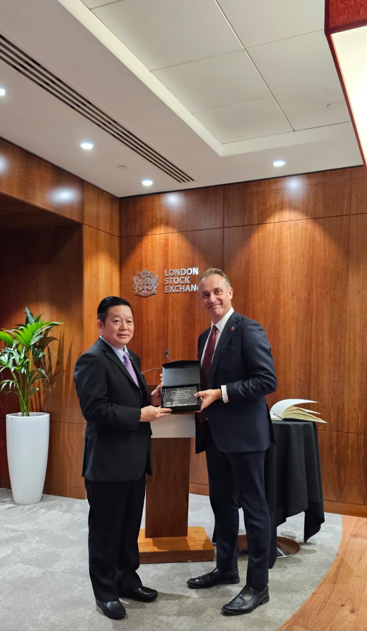 Secretary-General of ASEAN opens trading day at London Stock Exchange ...