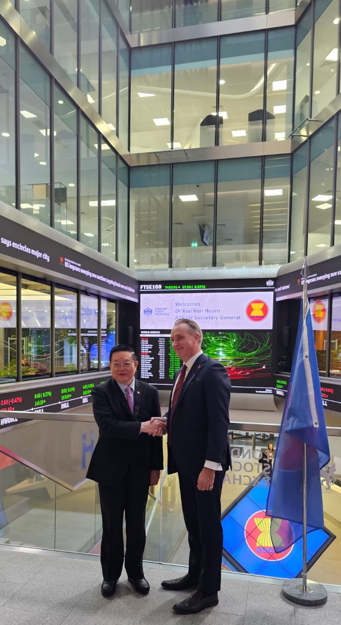 Secretary-General of ASEAN opens trading day at London Stock Exchange ...