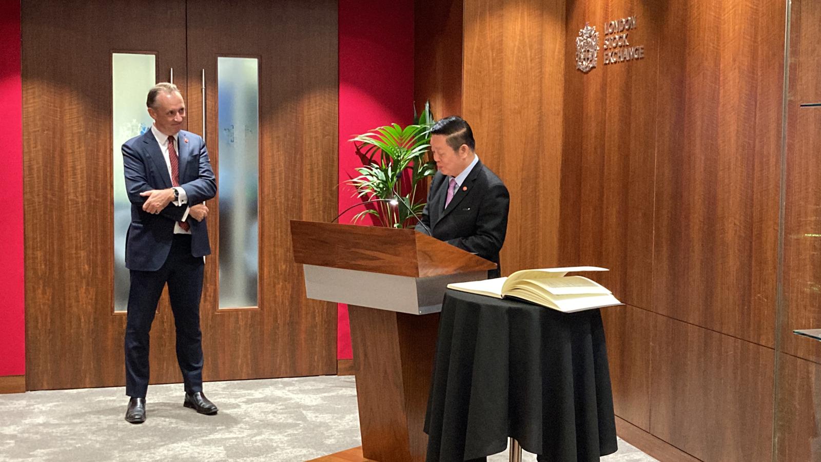 Secretary-General of ASEAN opens trading day at London Stock Exchange ...