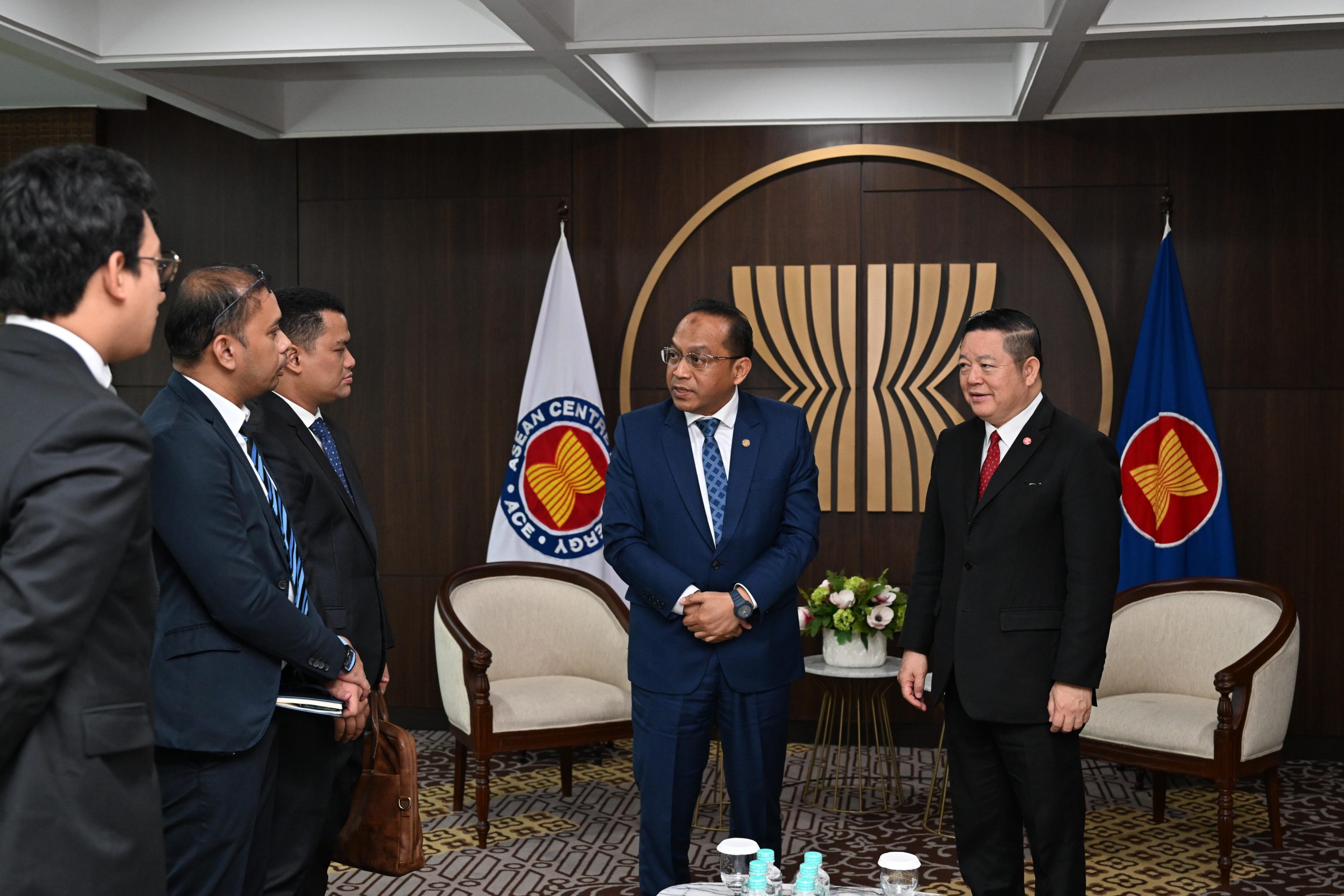 Secretary-General of ASEAN meets with new Executive Director of the ...