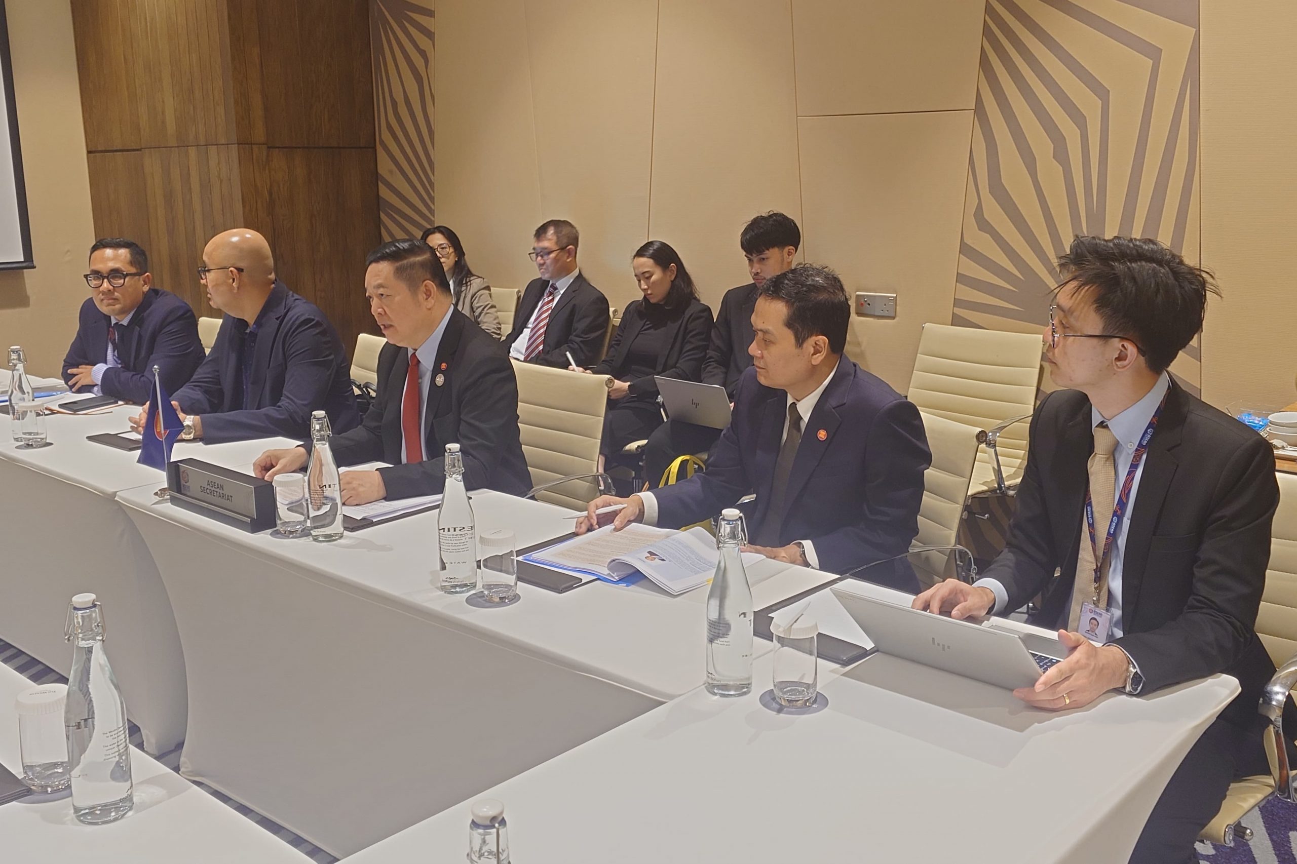 Secretary-General of ASEAN meets with Chairman of ASEAN Business ...