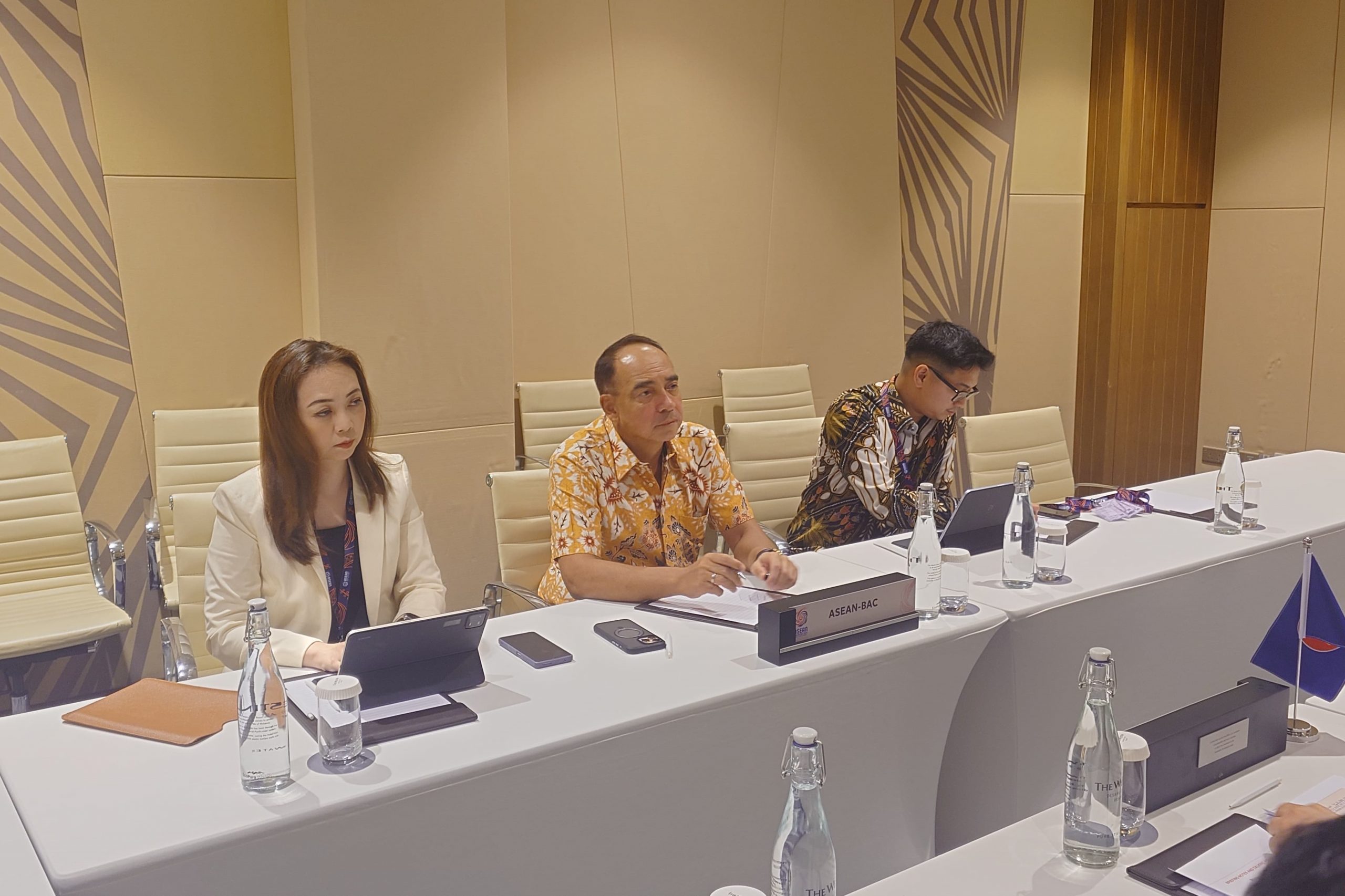 Secretary-General of ASEAN meets with Chairman of ASEAN Business ...