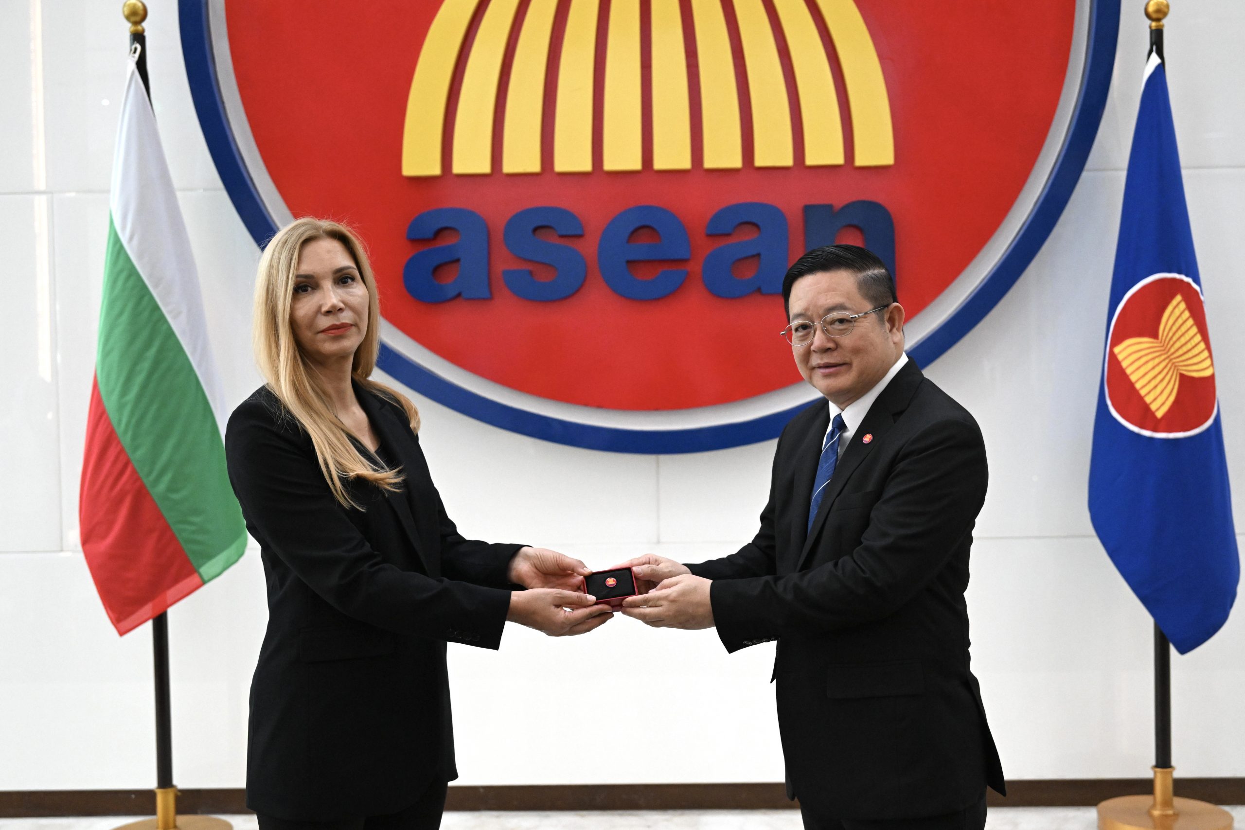 Ambassador of Republic of Bulgaria presents Credentials to the ...