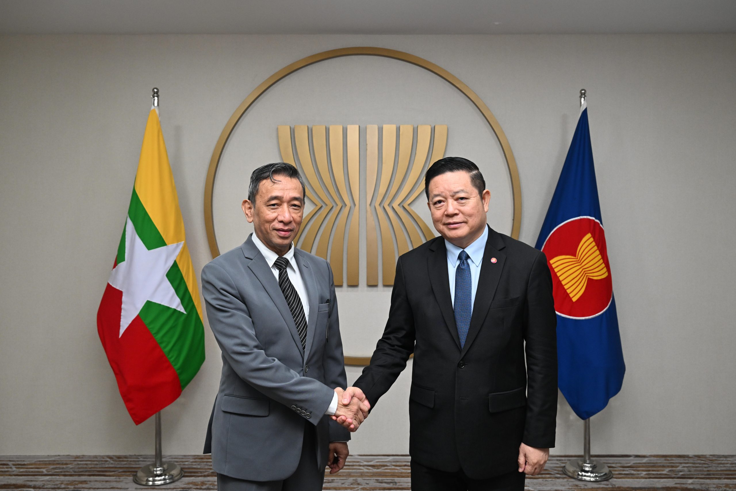 Secretary-General of ASEAN meets with the Permanent Representative of ...