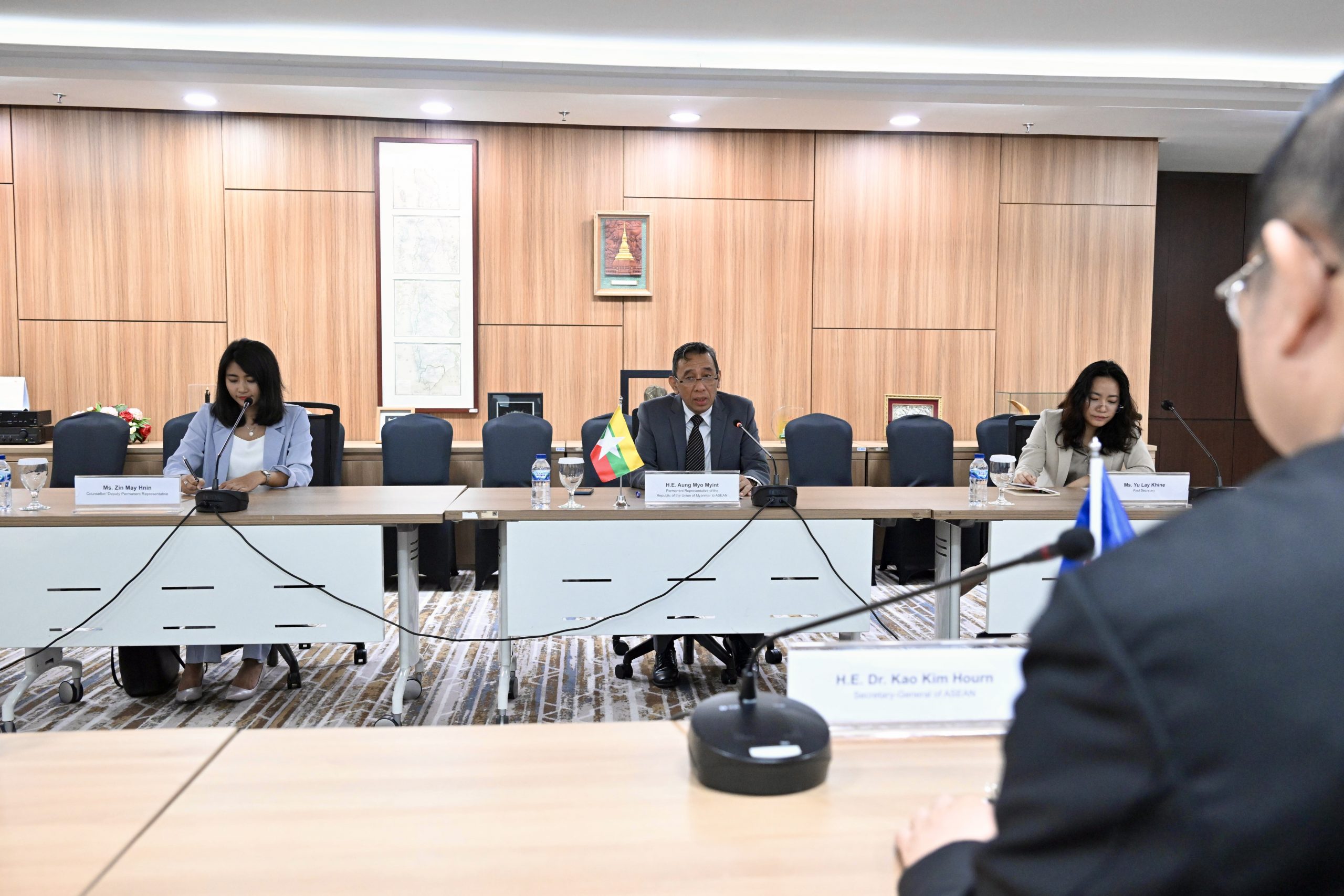 Secretary-General of ASEAN meets with the Permanent Representative of ...