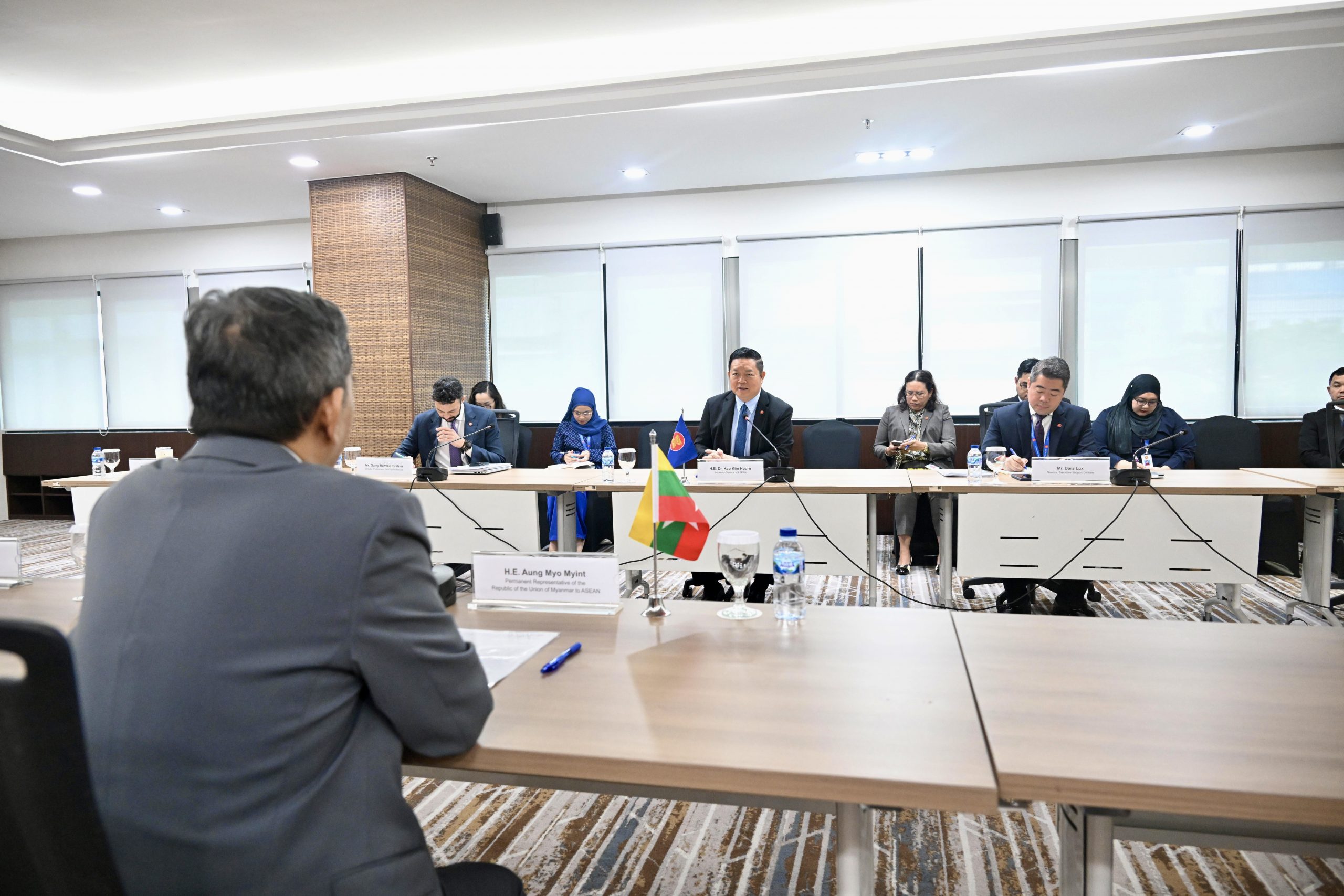 Secretary-General of ASEAN meets with the Permanent Representative of ...