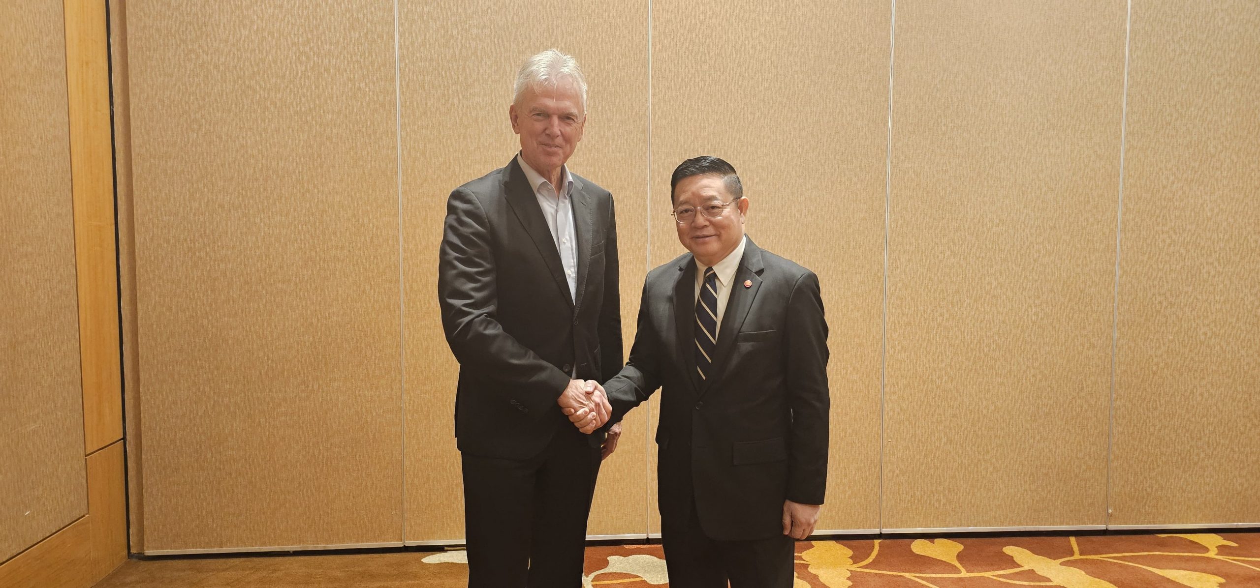 Secretary-General of ASEAN holds discussions with the Ambassador-at ...