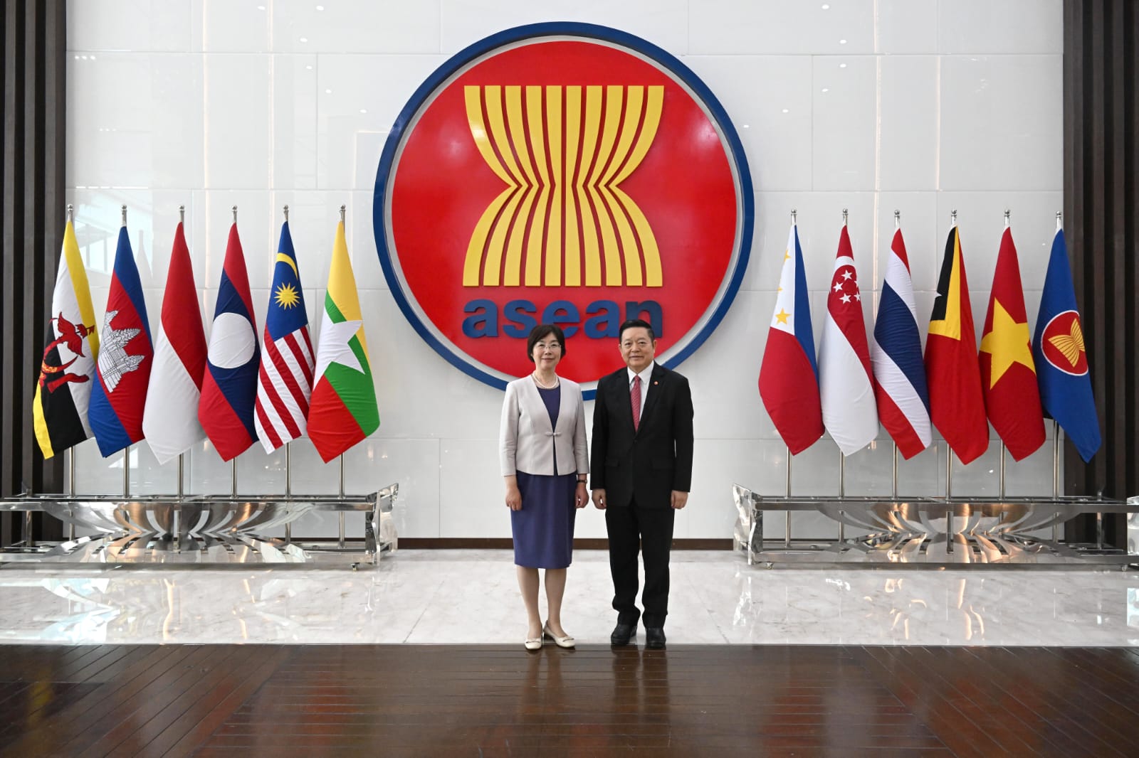 Secretary-General of ASEAN receives the new President and Chair of the ...
