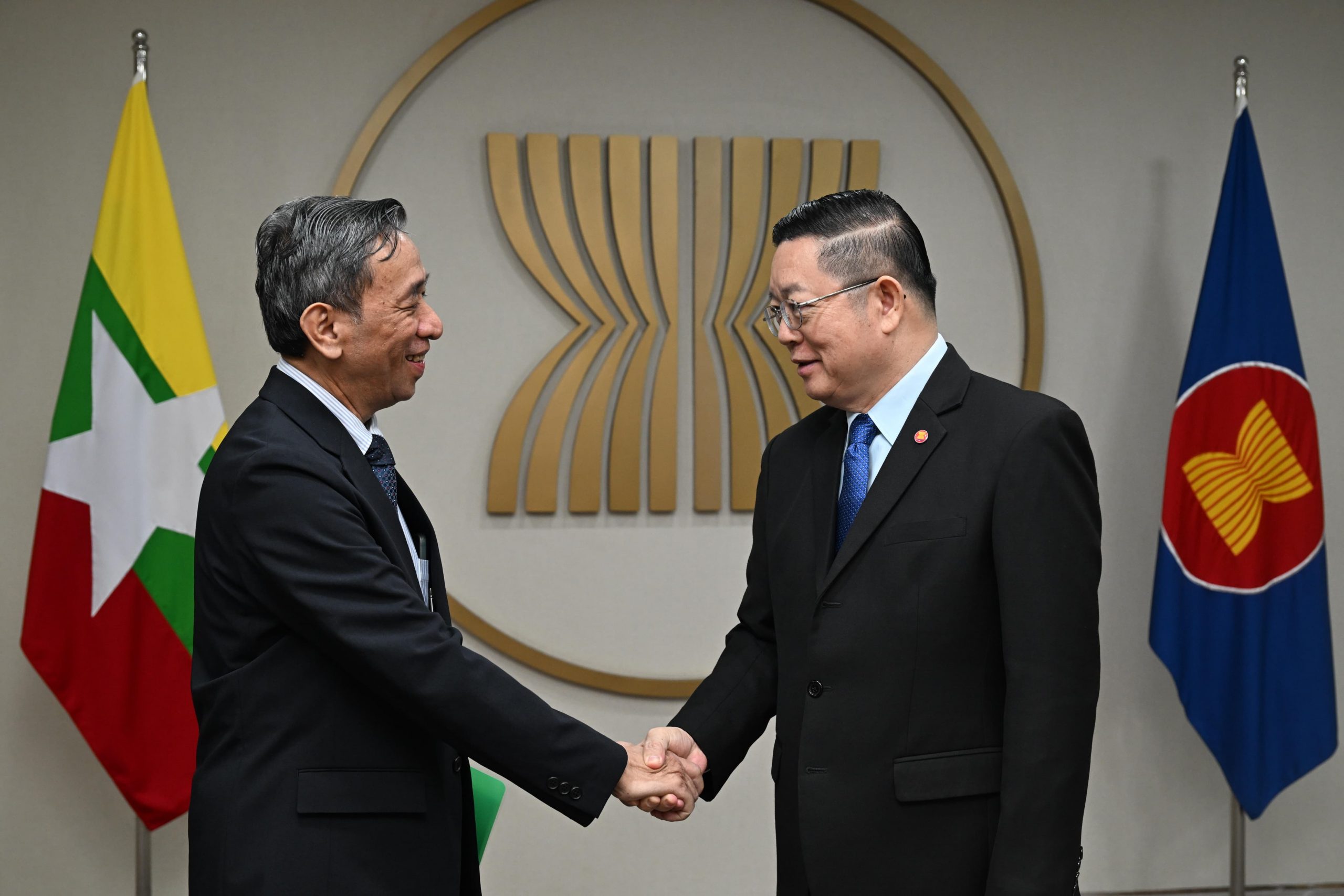 Secretary-General of ASEAN meets with the Permanent Representative of ...