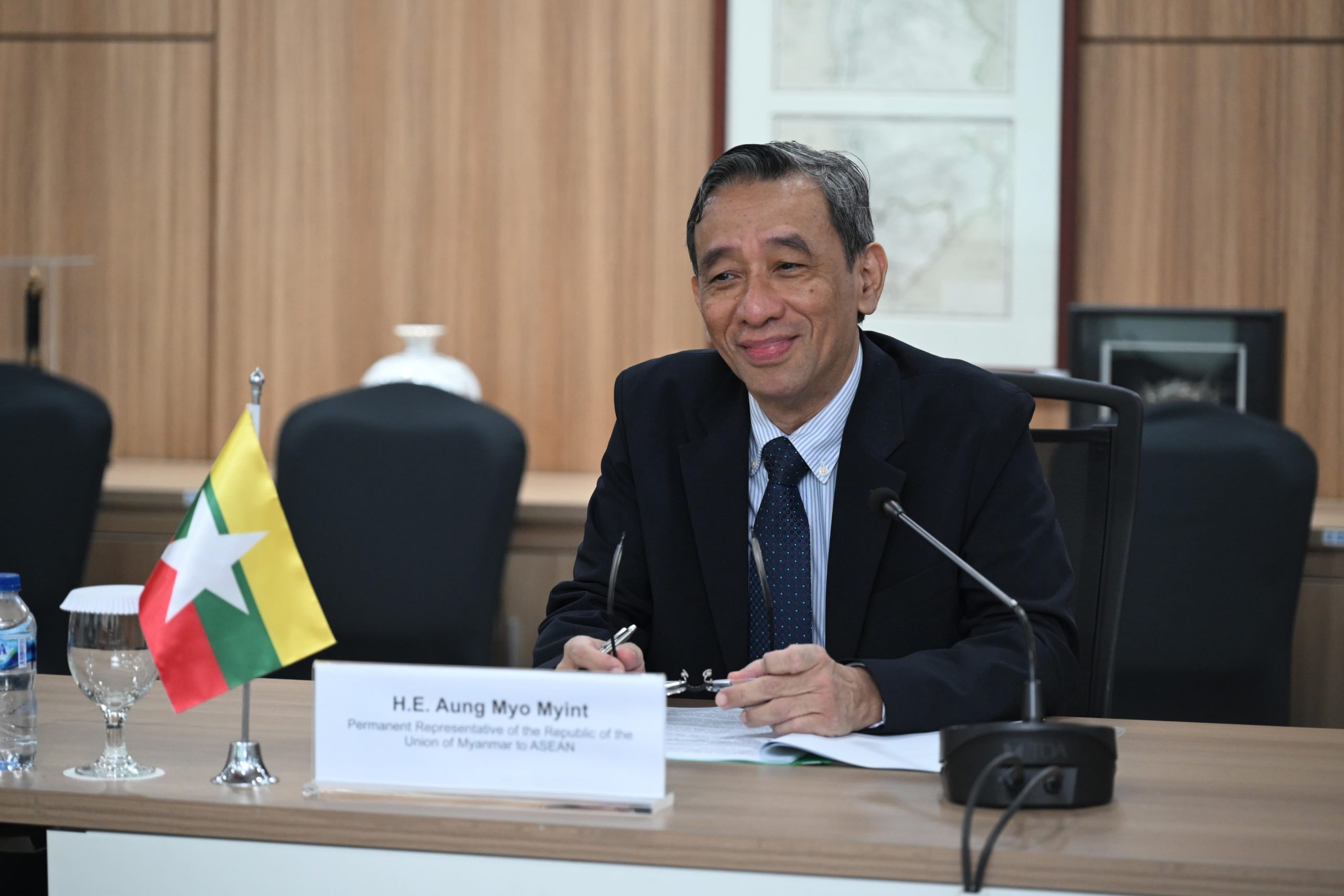 Secretary-General of ASEAN meets with the Permanent Representative of ...