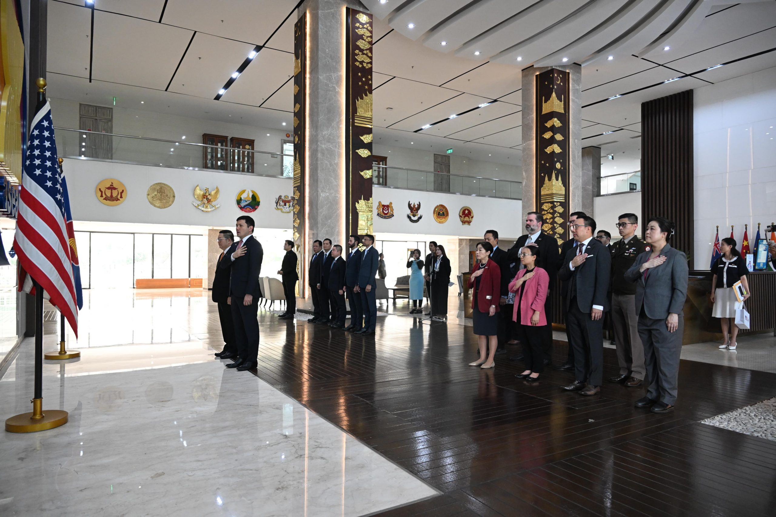 Ambassador of the United States of America to ASEAN Presents Letter of ...