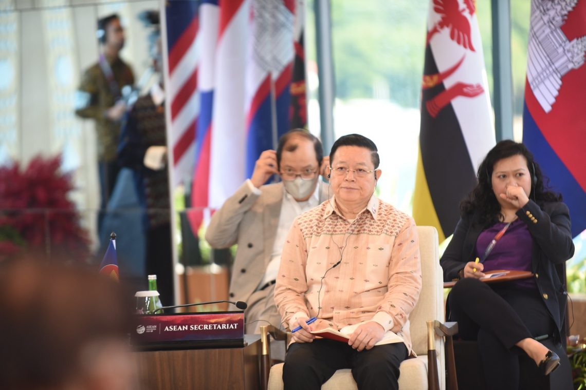 Secretary General Of Asean Attends 42nd Asean Summit Retreat Session