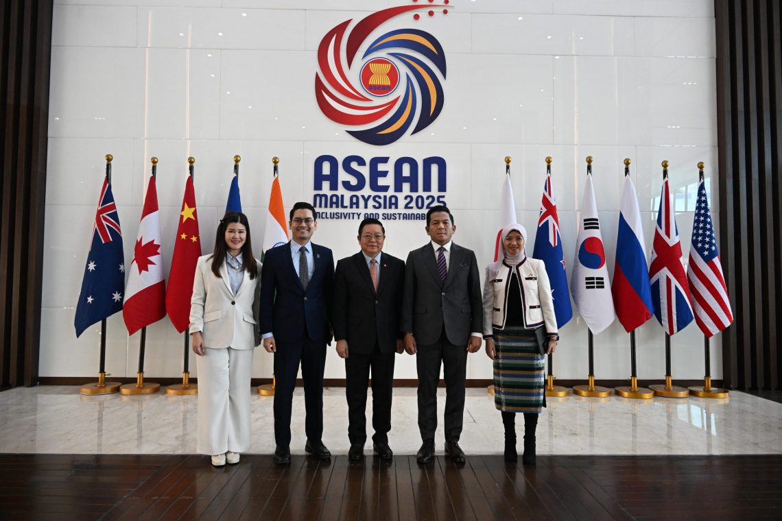 Secretary-General of ASEAN engages with Young Parliamentarians from ...