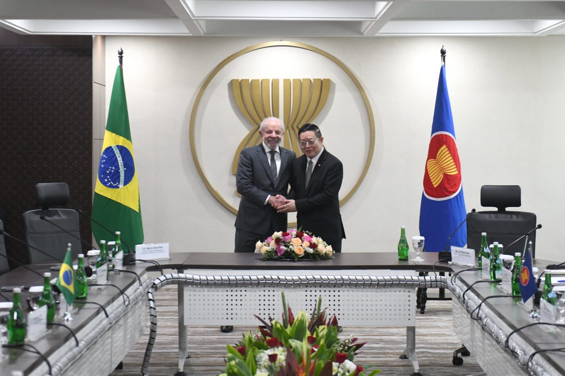 President of Brazil pays a historic visit to the ASEAN Headquarters ...