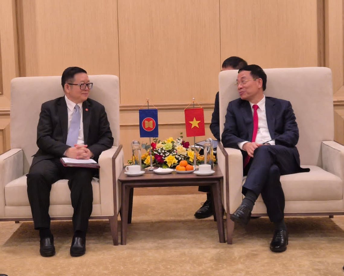 Secretary-General of ASEAN meets with ADGMIN Chair and Minister of ...